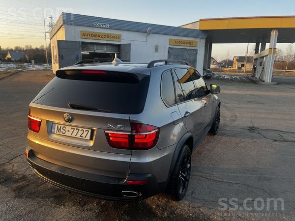 Grey BMW X5 2007 in Daugavpils, with an engine capacity of 3.00 L and mileage of 307 thousand km for 9700 €, photo 8 on AUTOMOTO.COM.LV