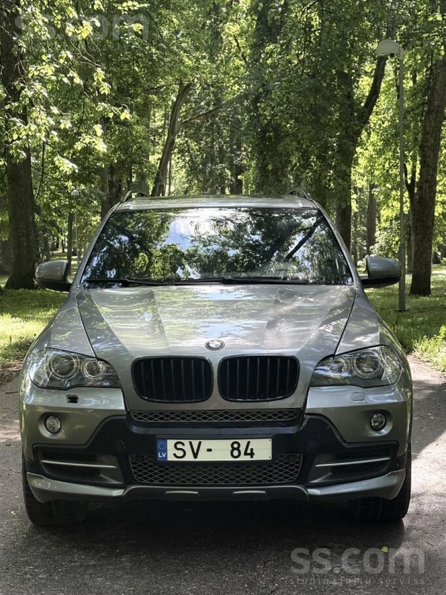 Grey BMW X5 2007 in Ogre, with an engine capacity of 3.00 L and mileage of 405 thousand km for 8000 €, photo 1 on AUTOMOTO.COM.LV