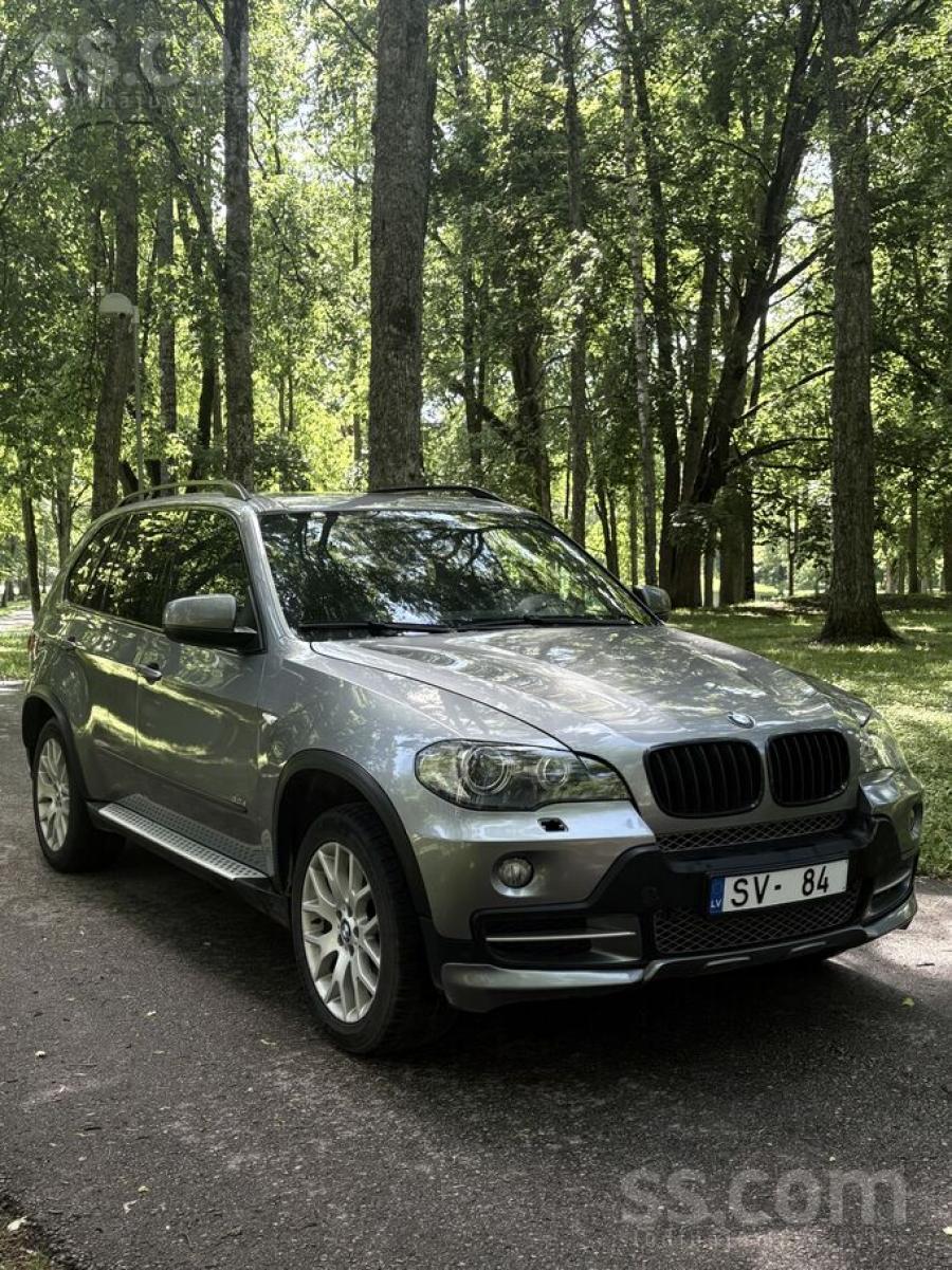 Grey BMW X5 2007 in Ogre, with an engine capacity of 3.00 L and mileage of 405 thousand km for 8000 €, photo 3 on AUTOMOTO.COM.LV
