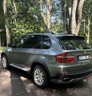 Grey BMW X5 2007 in Ogre, with an engine capacity of 3.00 L and mileage of 405 thousand km for 8000 €, photo 6 on AUTOMOTO.COM.LV