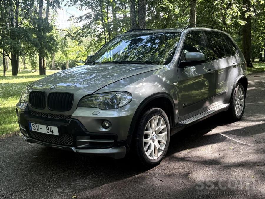 Grey BMW X5 2007 in Ogre, with an engine capacity of 3.00 L and mileage of 405 thousand km for 8000 €, photo 8 on AUTOMOTO.COM.LV