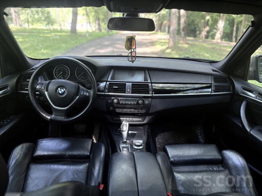 Grey BMW X5 2007 in Ogre, with an engine capacity of 3.00 L and mileage of 405 thousand km for 8000 €, photo 9 on AUTOMOTO.COM.LV