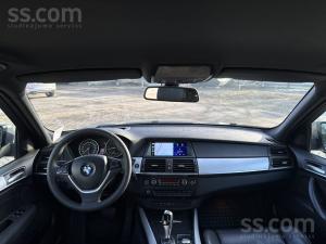 Pelēks BMW X5 2007 Liepāja, ar dzinēja tilpumu 3.00 L un nobraukumu 327 tūkst. km par 8800 €, foto 8 vietnē AUTOMOTO.COM.LV