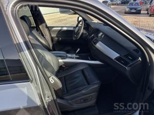 Pelēks BMW X5 2007 Liepāja, ar dzinēja tilpumu 3.00 L un nobraukumu 327 tūkst. km par 8800 €, foto 13 vietnē AUTOMOTO.COM.LV