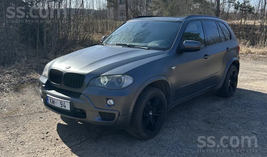 Grey BMW X5 2007 in Valmiera, with an engine capacity of 3.00 L and mileage of 425 thousand km for 9500 €, photo 3 on AUTOMOTO.COM.LV