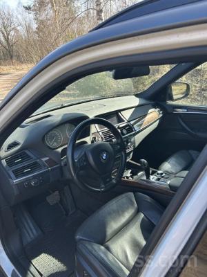 Grey BMW X5 2007 in Valmiera, with an engine capacity of 3.00 L and mileage of 425 thousand km for 9500 €, photo 8 on AUTOMOTO.COM.LV