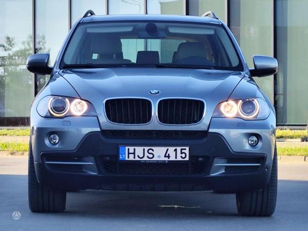 Grey BMW X5 2007 in Siauliai, with an engine capacity of 3.00 L and mileage of 0 thousand km for 8600 €, photo 2 on AUTOMOTO.COM.LV