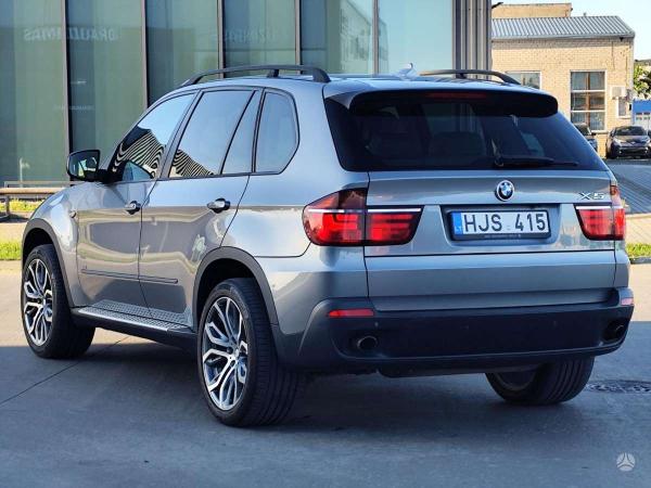 Grey BMW X5 2007 in Siauliai, with an engine capacity of 3.00 L and mileage of 0 thousand km for 8600 €, photo 5 on AUTOMOTO.COM.LV