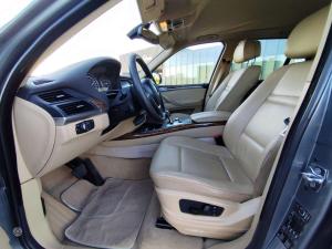 Pelēks BMW X5 2007 Šauļi, ar dzinēja tilpumu 3.00 L un nobraukumu 0 tūkst. km par 8600 €, foto 13 vietnē AUTOMOTO.COM.LV