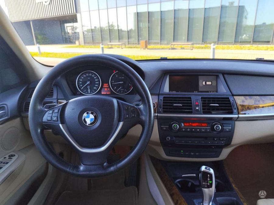 Pelēks BMW X5 2007 Šauļi, ar dzinēja tilpumu 3.00 L un nobraukumu 0 tūkst. km par 8600 €, foto 15 vietnē AUTOMOTO.COM.LV