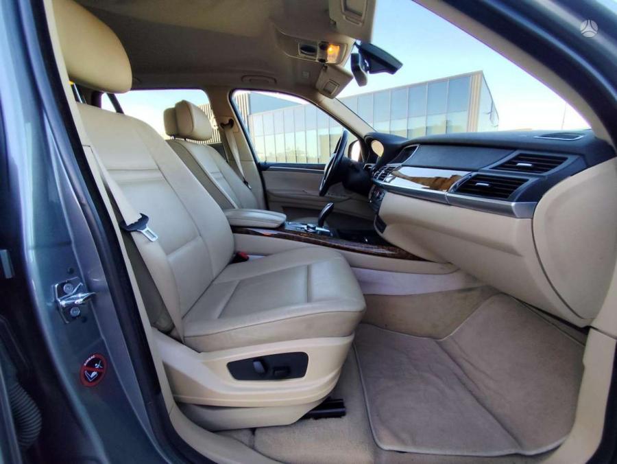 Pelēks BMW X5 2007 Šauļi, ar dzinēja tilpumu 3.00 L un nobraukumu 0 tūkst. km par 8600 €, foto 21 vietnē AUTOMOTO.COM.LV