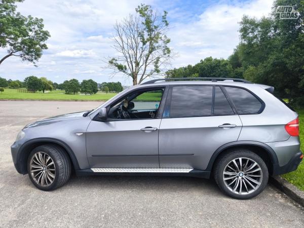 Grey BMW X5 2007 in Kaunas, with an engine capacity of 3.00 L and mileage of 297 thousand km for 7450 €, photo 3 on AUTOMOTO.COM.LV