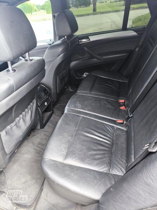 Grey BMW X5 2007 in Kaunas, with an engine capacity of 3.00 L and mileage of 297 thousand km for 7450 €, photo 9 on AUTOMOTO.COM.LV