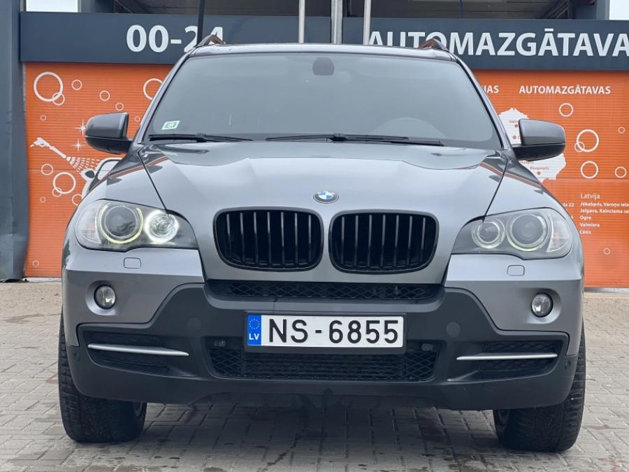 Grey BMW X5 2007 in Riga, with an engine capacity of 3.00 L and mileage of 322 thousand km for 10490 €, photo 5 on AUTOMOTO.COM.LV