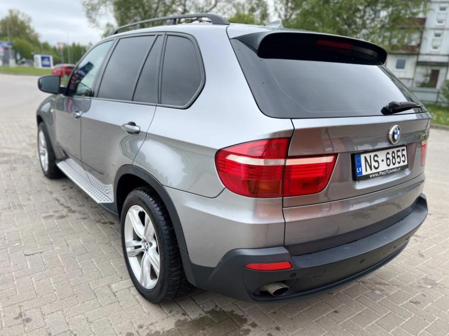 Grey BMW X5 2007 in Riga, with an engine capacity of 3.00 L and mileage of 322 thousand km for 10490 €, photo 9 on AUTOMOTO.COM.LV