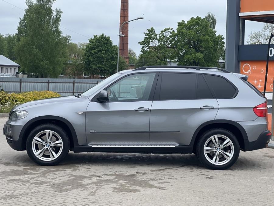 Grey BMW X5 2007 in Riga, with an engine capacity of 3.00 L and mileage of 322 thousand km for 10490 €, photo 11 on AUTOMOTO.COM.LV