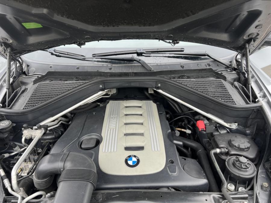 Grey BMW X5 2007 in Riga, with an engine capacity of 3.00 L and mileage of 322 thousand km for 10490 €, photo 13 on AUTOMOTO.COM.LV