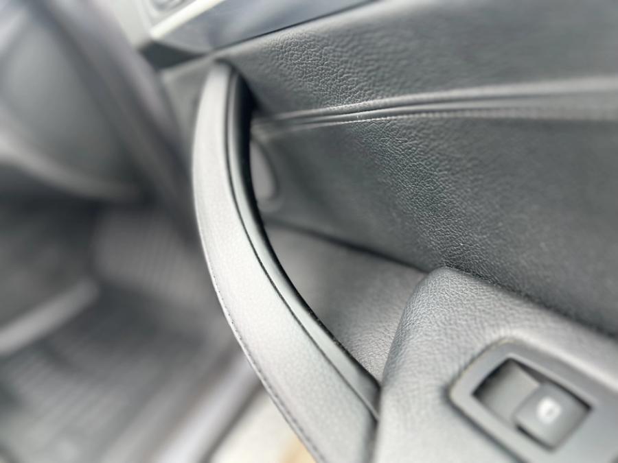 Grey BMW X5 2007 in Riga, with an engine capacity of 3.00 L and mileage of 322 thousand km for 10490 €, photo 19 on AUTOMOTO.COM.LV