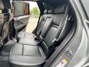 Grey BMW X5 2007 in Riga, with an engine capacity of 3.00 L and mileage of 322 thousand km for 10490 €, photo 22 on AUTOMOTO.COM.LV