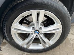 Grey BMW X5 2007 in Riga, with an engine capacity of 3.00 L and mileage of 322 thousand km for 10490 €, photo 28 on AUTOMOTO.COM.LV