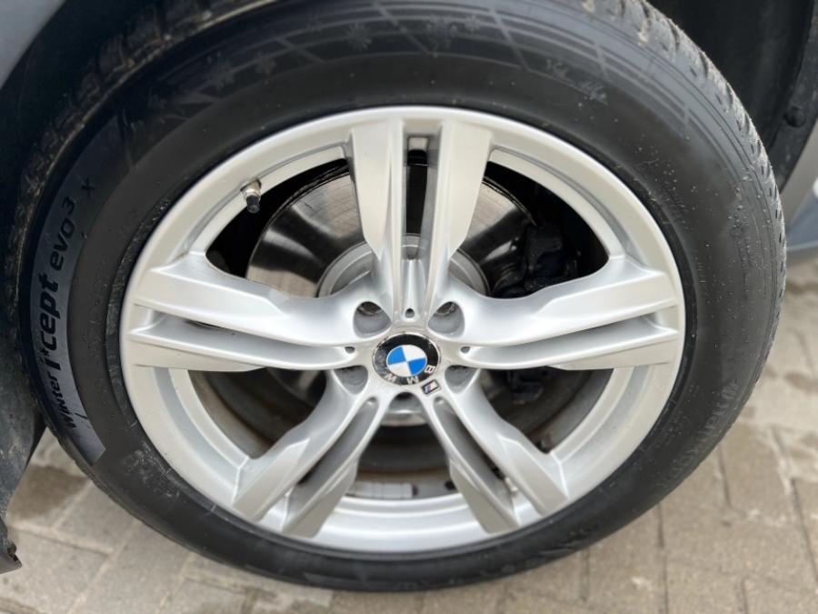 Grey BMW X5 2007 in Riga, with an engine capacity of 3.00 L and mileage of 322 thousand km for 10490 €, photo 28 on AUTOMOTO.COM.LV