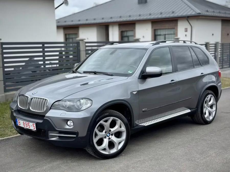 Grey BMW X5 2007 in Jelgava, with an engine capacity of 3.00 L and mileage of 313 thousand km for 8800 €, photo 1 on AUTOMOTO.COM.LV