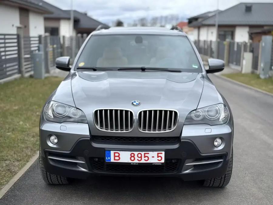 Grey BMW X5 2007 in Jelgava, with an engine capacity of 3.00 L and mileage of 313 thousand km for 8800 €, photo 5 on AUTOMOTO.COM.LV