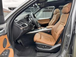 Grey BMW X5 2007 in Jelgava, with an engine capacity of 3.00 L and mileage of 313 thousand km for 8800 €, photo 11 on AUTOMOTO.COM.LV