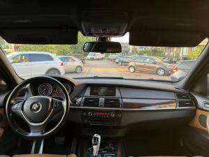 Grey BMW X5 2007 in Riga, with an engine capacity of 3.00 L and mileage of 305 thousand km for 7490 €, photo 15 on AUTOMOTO.COM.LV