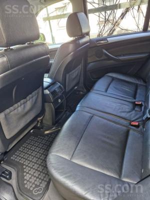 Grey BMW X5 2007 in Daugavpils, with an engine capacity of 3.00 L and mileage of 360 thousand km for 8300 €, photo 3 on AUTOMOTO.COM.LV