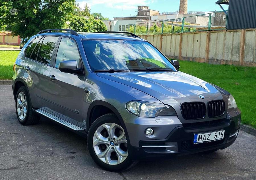 Grey BMW X5 2007 in Siauliai, with an engine capacity of 3.00 L and mileage of 370 thousand km for 6400 €, photo 1 on AUTOMOTO.COM.LV