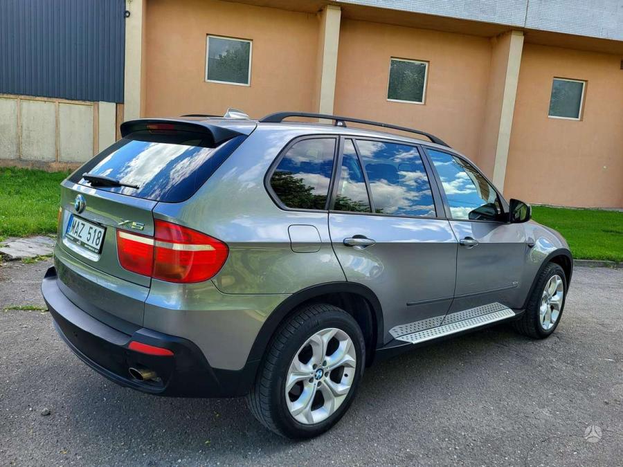 Grey BMW X5 2007 in Siauliai, with an engine capacity of 3.00 L and mileage of 370 thousand km for 6400 €, photo 6 on AUTOMOTO.COM.LV