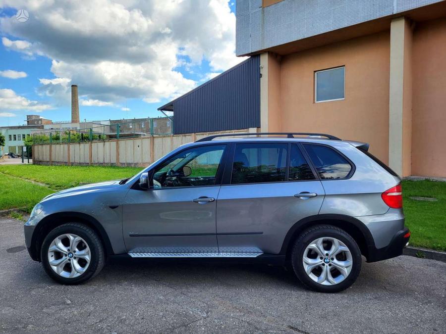 Grey BMW X5 2007 in Siauliai, with an engine capacity of 3.00 L and mileage of 370 thousand km for 6400 €, photo 15 on AUTOMOTO.COM.LV