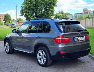 Grey BMW X5 2007 in Siauliai, with an engine capacity of 3.00 L and mileage of 370 thousand km for 6400 €, photo 16 on AUTOMOTO.COM.LV