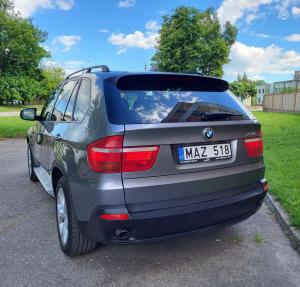 Grey BMW X5 2007 in Siauliai, with an engine capacity of 3.00 L and mileage of 370 thousand km for 6400 €, photo 17 on AUTOMOTO.COM.LV