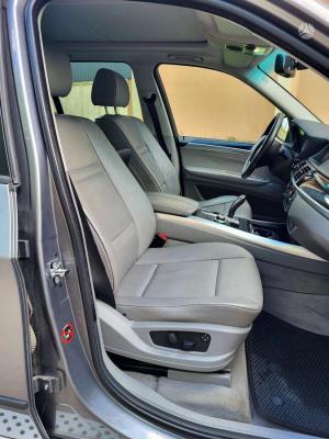 Grey BMW X5 2007 in Siauliai, with an engine capacity of 3.00 L and mileage of 370 thousand km for 6400 €, photo 18 on AUTOMOTO.COM.LV