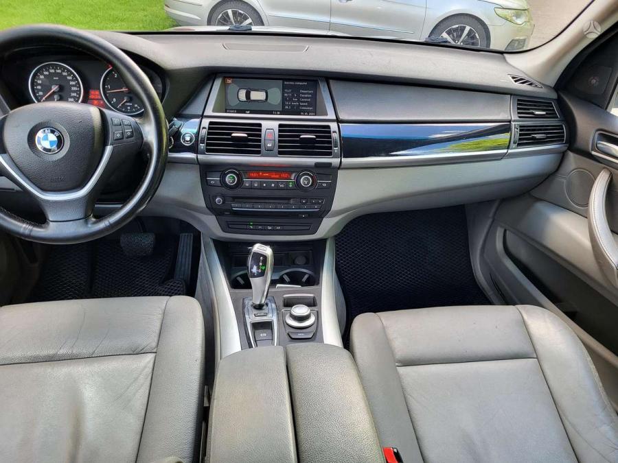 Grey BMW X5 2007 in Siauliai, with an engine capacity of 3.00 L and mileage of 370 thousand km for 6400 €, photo 20 on AUTOMOTO.COM.LV