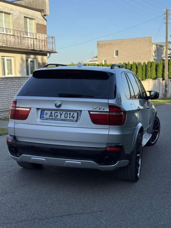 Grey BMW X5 2007 in Salcininkai, with an engine capacity of 2.99 L and mileage of 249 thousand km for 7800 €, photo 9 on AUTOMOTO.COM.LV