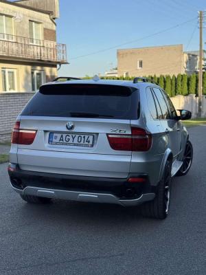 Grey BMW X5 2007 in Salcininkai, with an engine capacity of 2.99 L and mileage of 249 thousand km for 7800 €, photo 10 on AUTOMOTO.COM.LV