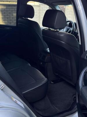 Grey BMW X5 2007 in Salcininkai, with an engine capacity of 2.99 L and mileage of 249 thousand km for 7800 €, photo 18 on AUTOMOTO.COM.LV