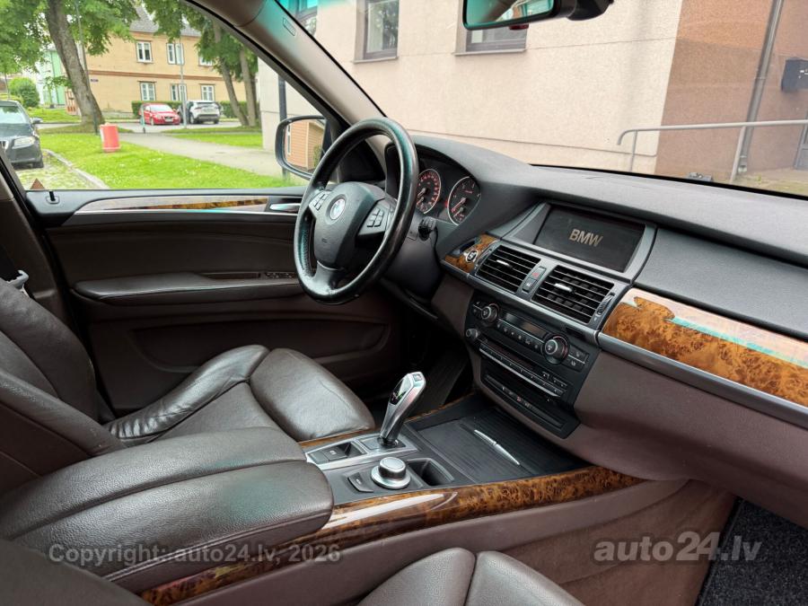 Pelēks BMW X5 2007 Paide, ar dzinēja tilpumu 3.00 L un nobraukumu 296 tūkst. km par 6790 €, foto 11 vietnē AUTOMOTO.COM.LV