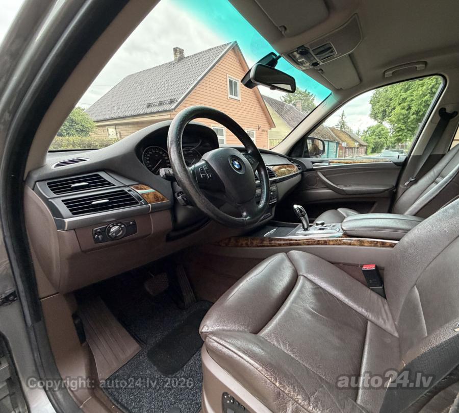 Pelēks BMW X5 2007 Paide, ar dzinēja tilpumu 3.00 L un nobraukumu 296 tūkst. km par 6790 €, foto 16 vietnē AUTOMOTO.COM.LV