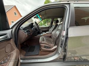 Pelēks BMW X5 2007 Paide, ar dzinēja tilpumu 3.00 L un nobraukumu 296 tūkst. km par 6790 €, foto 17 vietnē AUTOMOTO.COM.LV