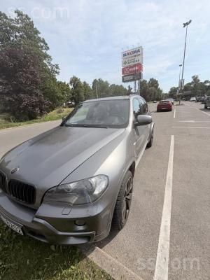 Grey BMW X5 2007 in Riga, with an engine capacity of 3.00 L and mileage of 335 thousand km for 6500 €, photo 5 on AUTOMOTO.COM.LV