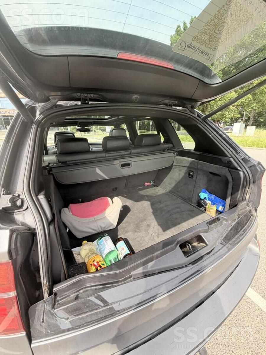 Grey BMW X5 2007 in Riga, with an engine capacity of 3.00 L and mileage of 335 thousand km for 6500 €, photo 9 on AUTOMOTO.COM.LV