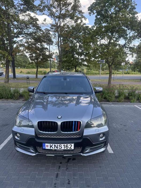 Pelēks BMW X5 2007 Viļņa, ar dzinēja tilpumu 2.99 L un nobraukumu 399 tūkst. km par 6500 €, foto 2 vietnē AUTOMOTO.COM.LV