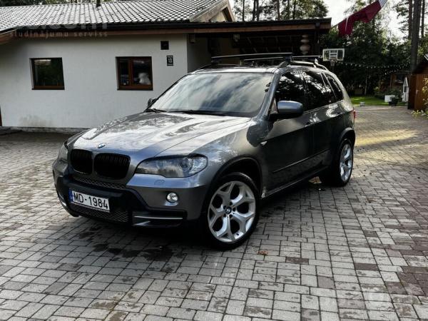 Grey BMW X5 2007 in Riga, with an engine capacity of 3.00 L and mileage of 301 thousand km for 7700 €, photo 1 on AUTOMOTO.COM.LV