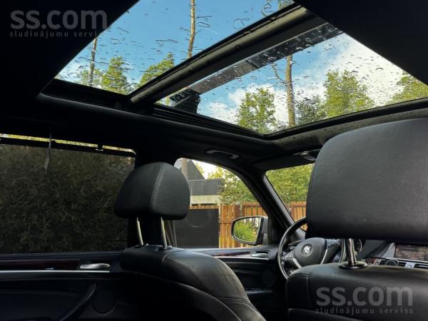 Grey BMW X5 2007 in Riga, with an engine capacity of 3.00 L and mileage of 301 thousand km for 7700 €, photo 6 on AUTOMOTO.COM.LV