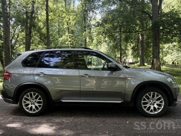 Grey BMW X5 2007 in Ogre, with an engine capacity of 3.00 L and mileage of 405 thousand km for 7700 €, photo 5 on AUTOMOTO.COM.LV