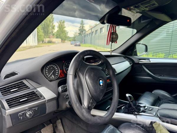 Grey BMW X5 2007 in Riga, with an engine capacity of 3.00 L and mileage of 371 thousand km for 6650 €, photo 5 on AUTOMOTO.COM.LV